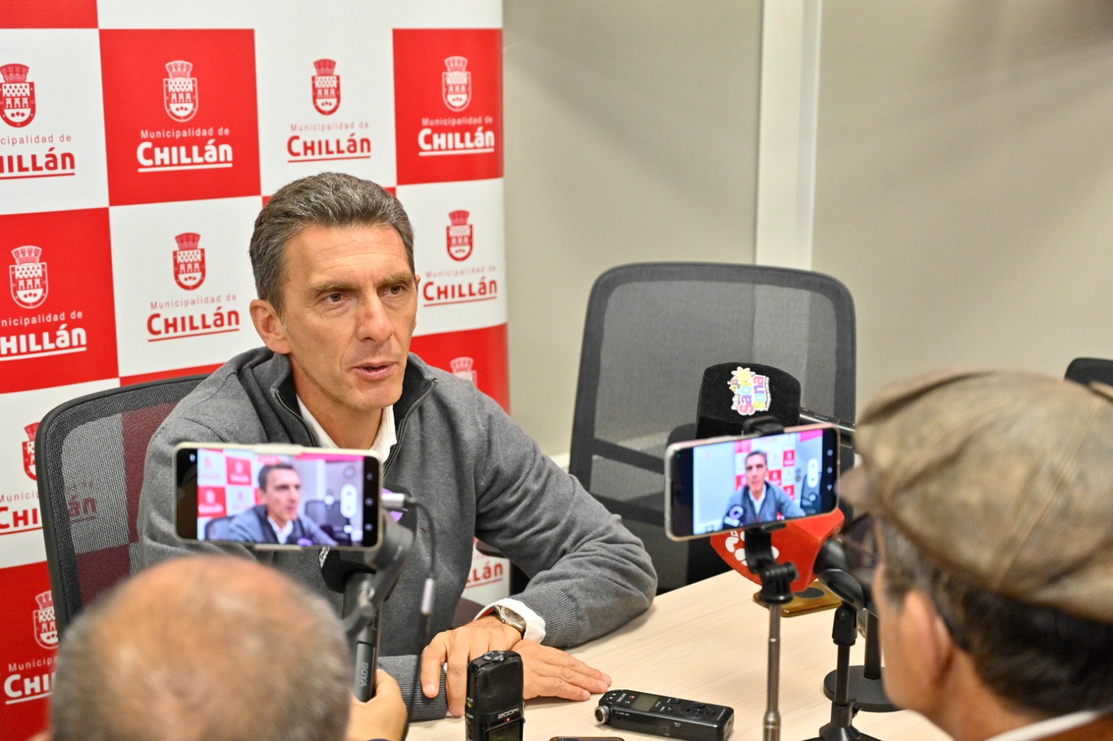 Proyecto municipal de mejoramiento del Patio Isabel Riquelme da su ...